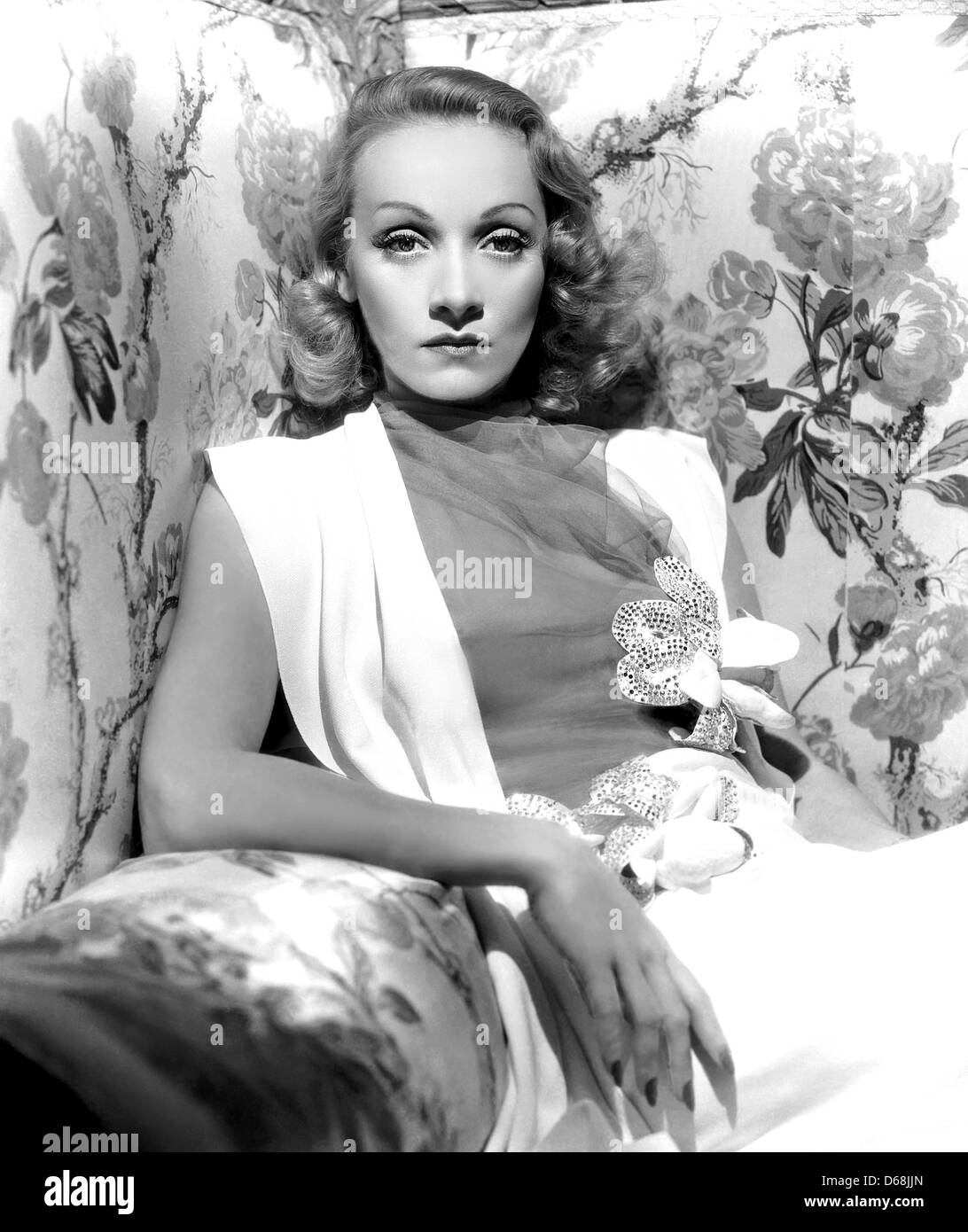 Actress marlene dietrich hi-res stock photography and images - Alamy