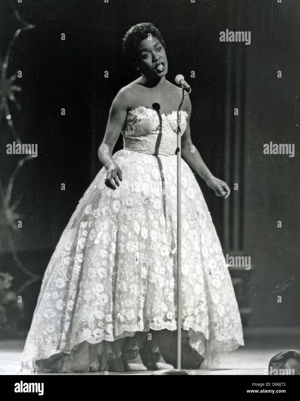 SARAH VAUGHAN (1924-1990) US jazz singer at the London Palladium in ...