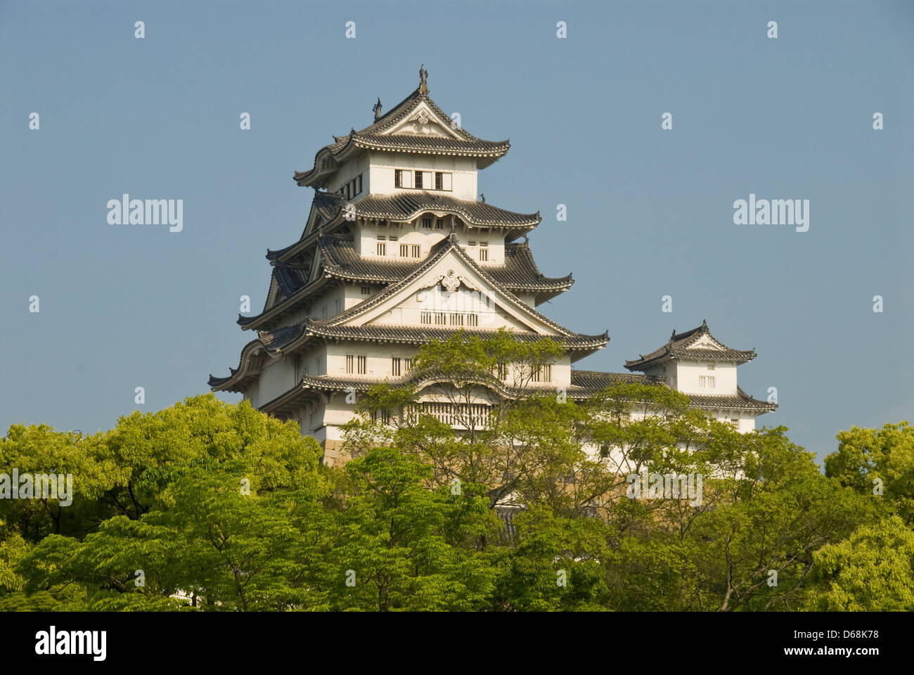 Beautiful japanese himeji castle hi-res stock photography and images ...