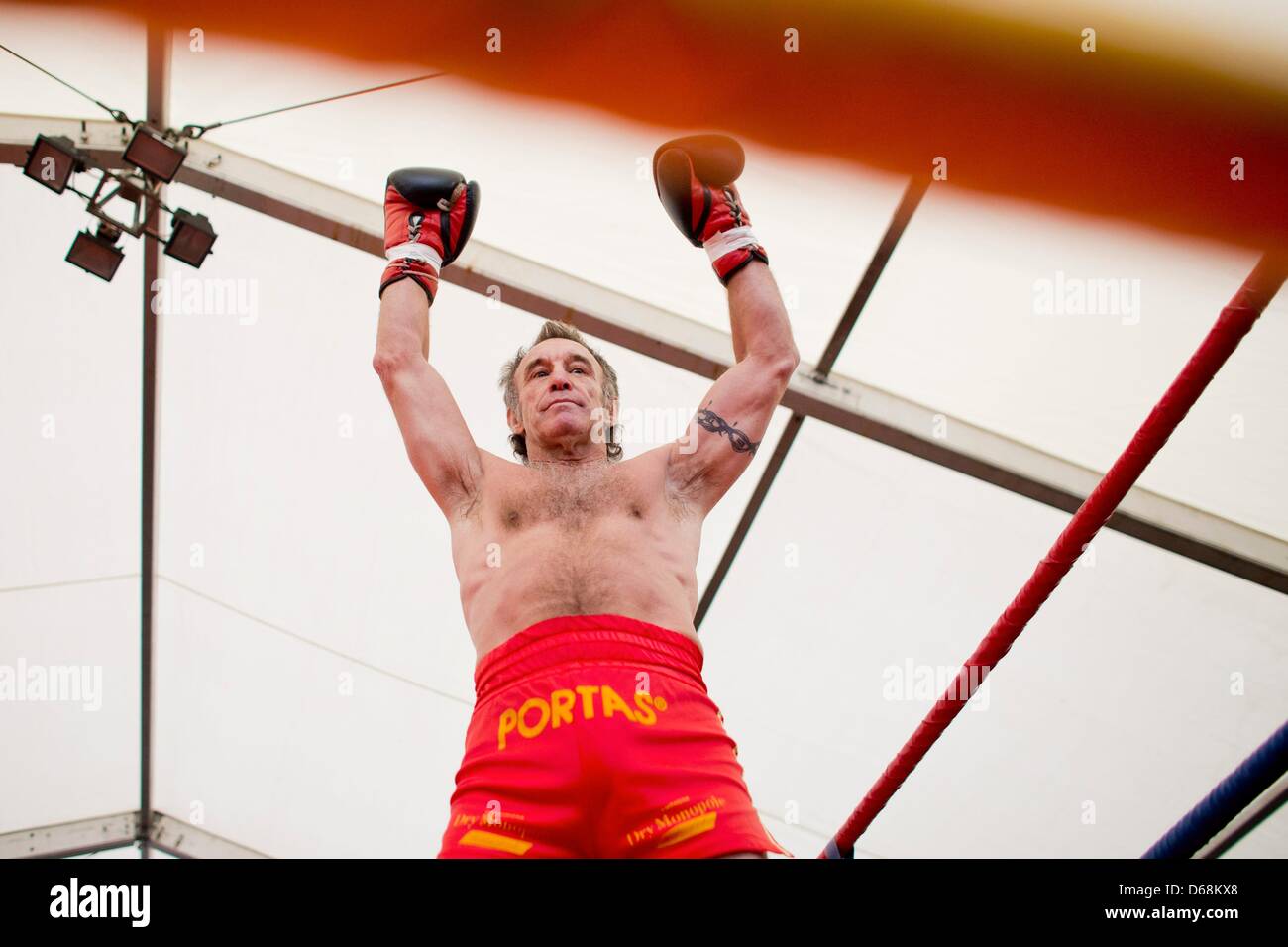 Lightweight boxing hi-res stock photography and images - Alamy