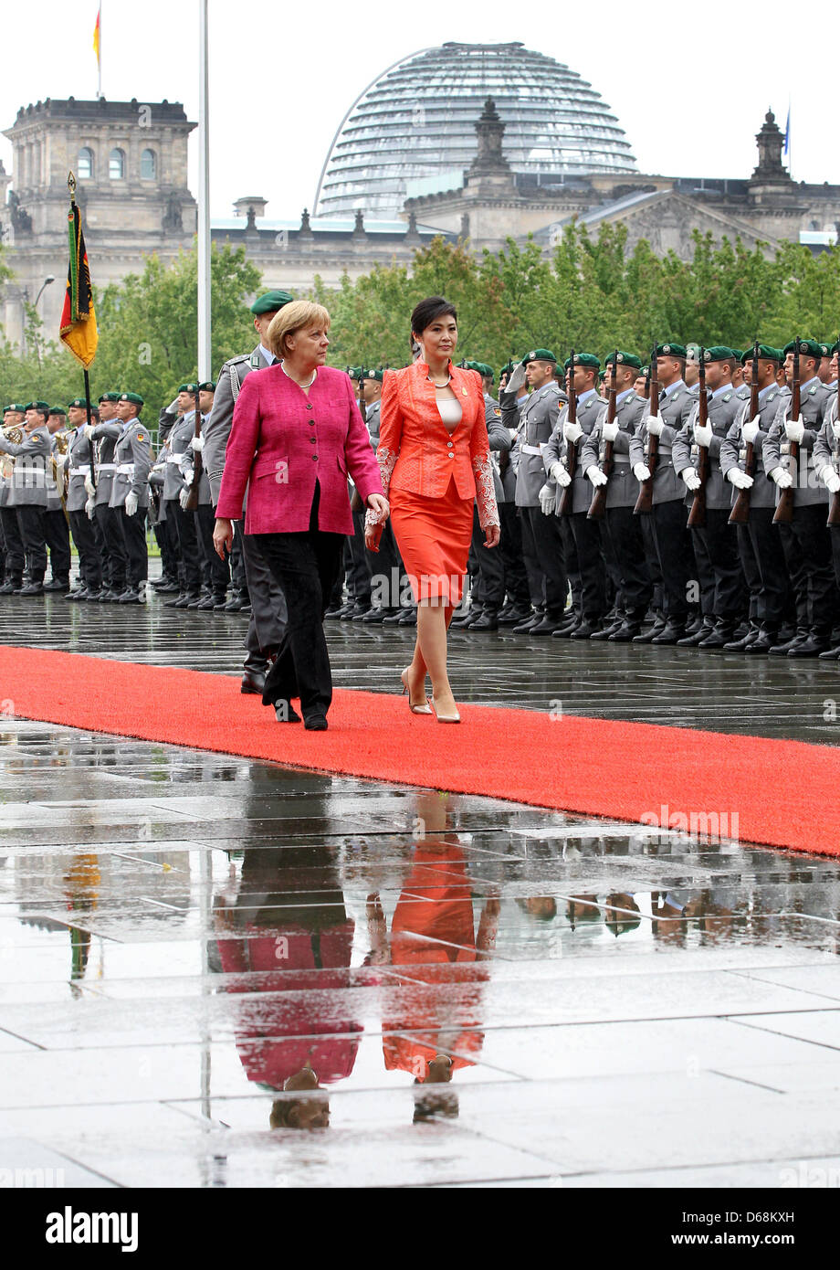 German Chancellor Angela Merkel (CDU, L) receives Thai Prime Minister ...