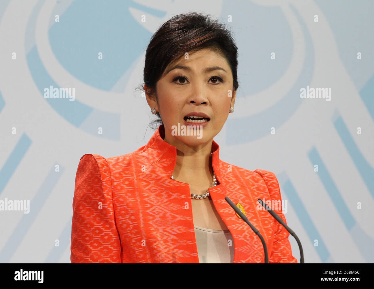 Yingluck shinawatra hi-res stock photography and images - Alamy