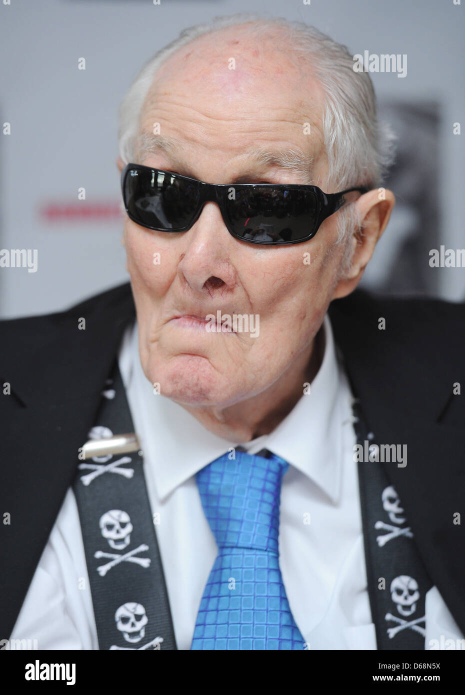Ronnie Biggs launches his autobiography 'Odd Man Out: The Last Straw ...