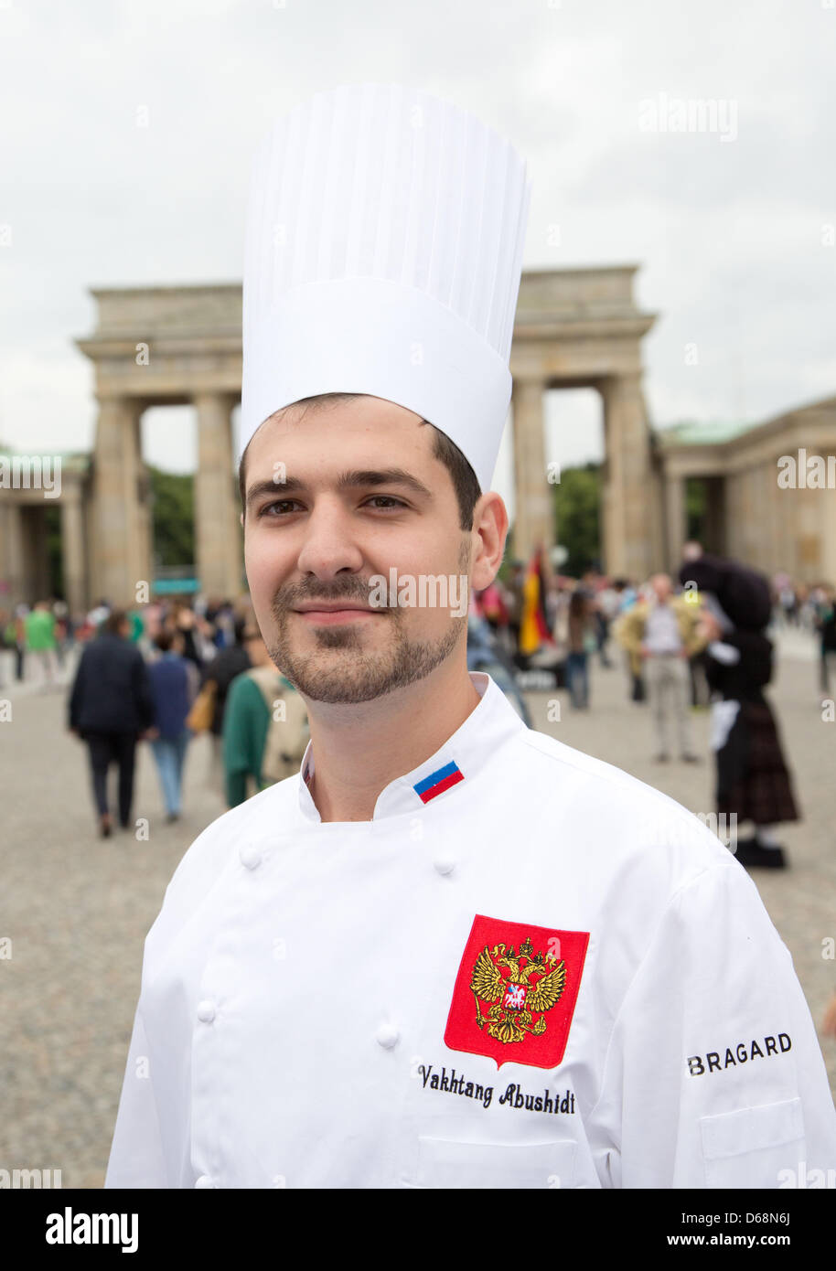 Russian chef Vakhtang Abushidi poses in front of Brandenburg Gate in ...