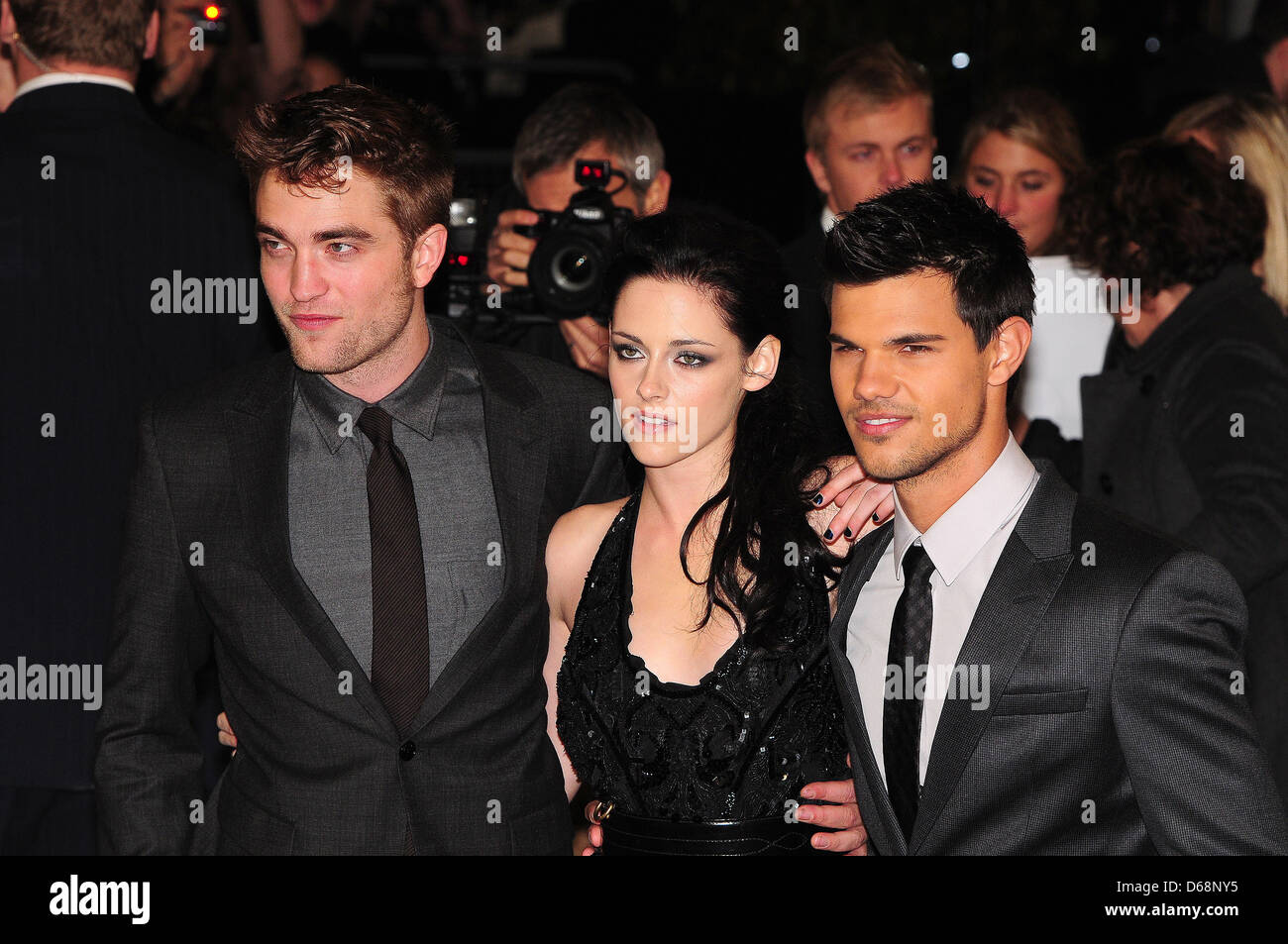 Robert Pattinson, Kristen Stewart and Taylor Lautner The Twilight Saga ...