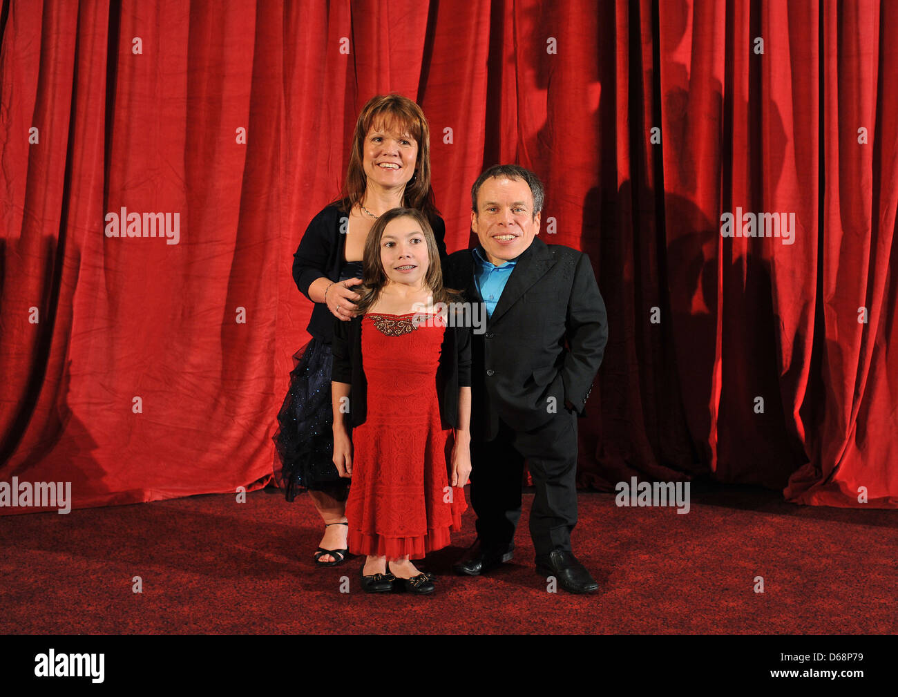 Warwick Davis with family 'Sherlock Holmes: A Game of Shadows' UK film ...