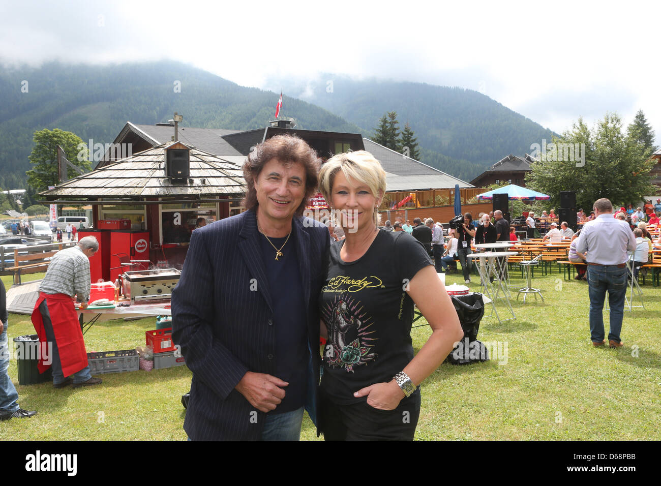 German singers Olaf Malolepski and Claudia Jung pose a day before the ...