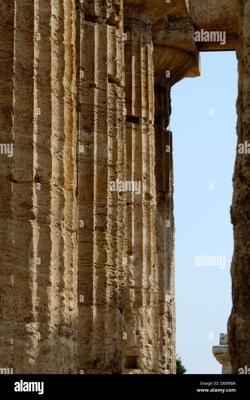 36 fluted doric columns hi-res stock photography and images - Alamy