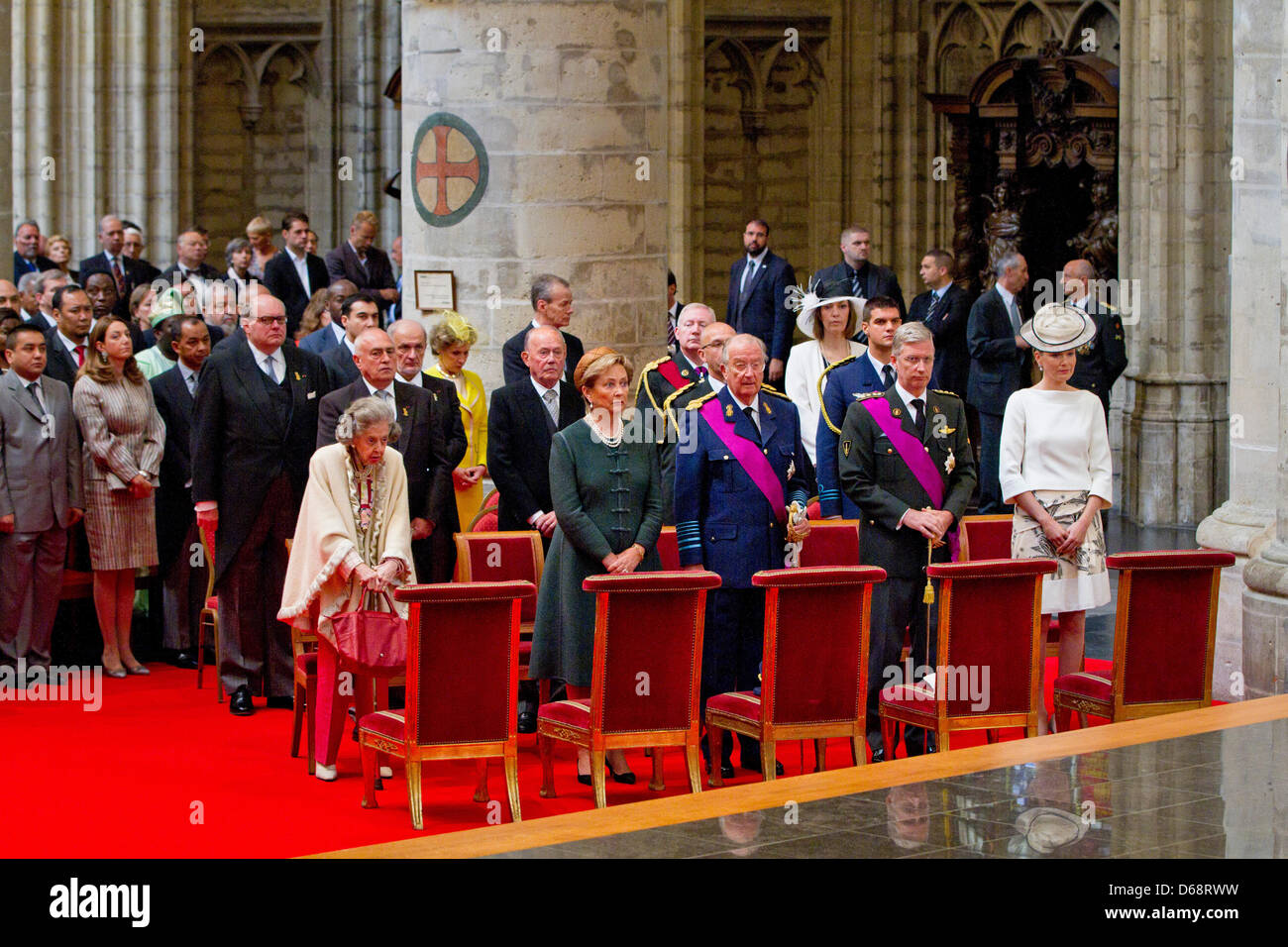 Queen Fabiola of Belgium (L-R), Queen Fabiola, King Albert, Crown ...