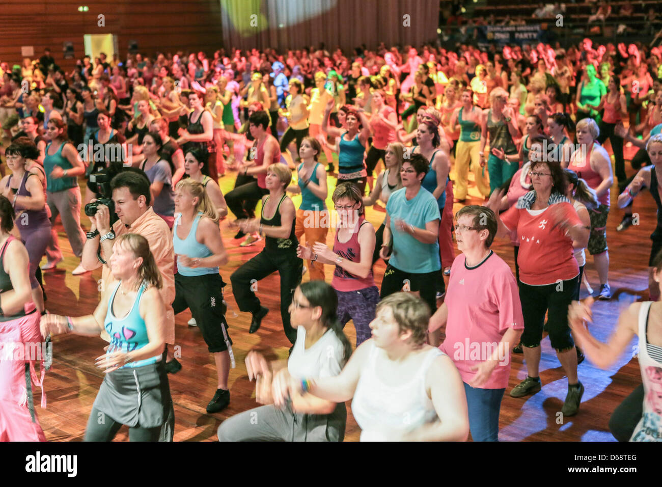 Zumba dancers hi-res stock photography and images - Alamy