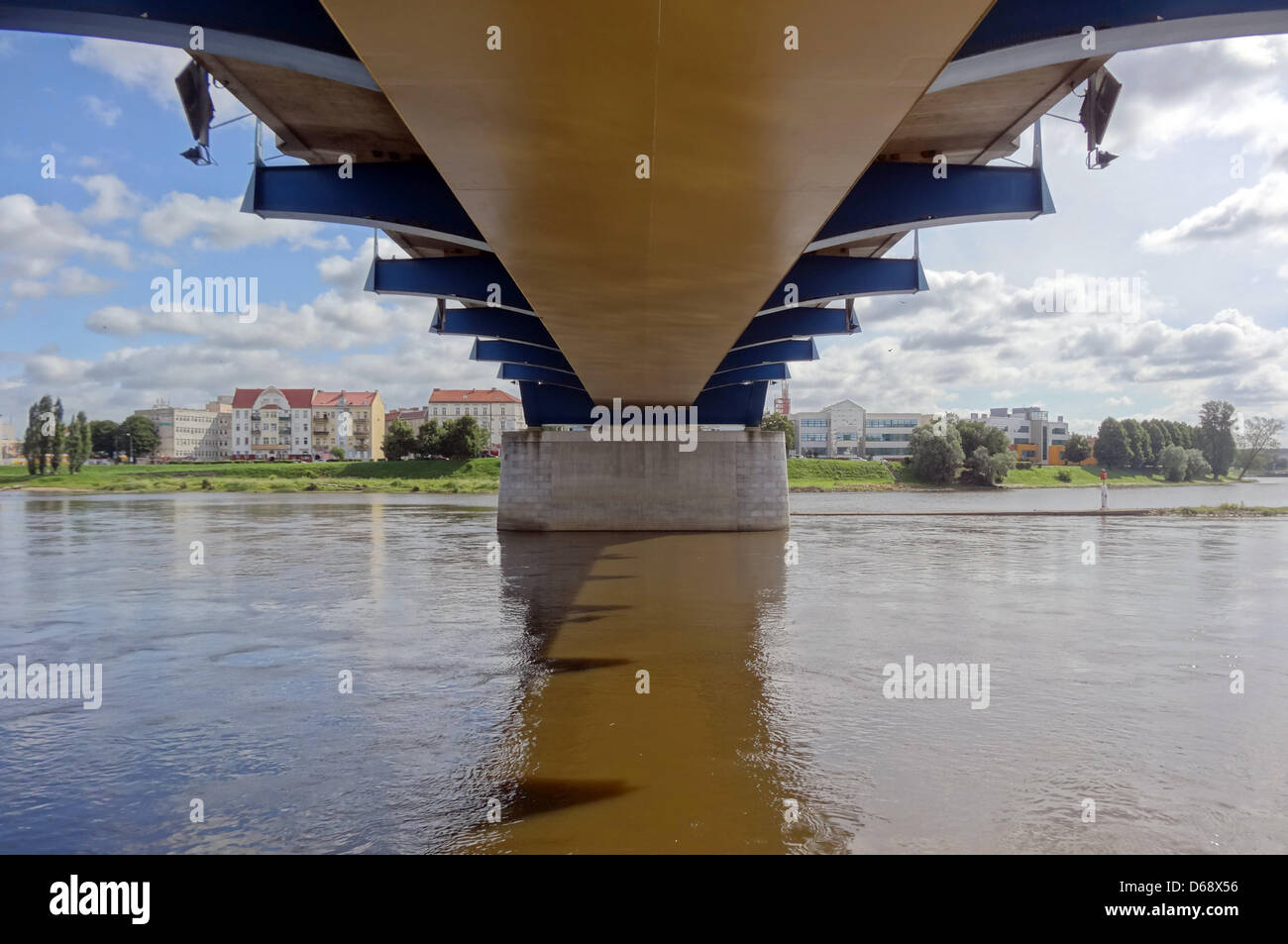 The Oder bridge 'Bridge of friendship' linking Frankfurt with Slubice ...