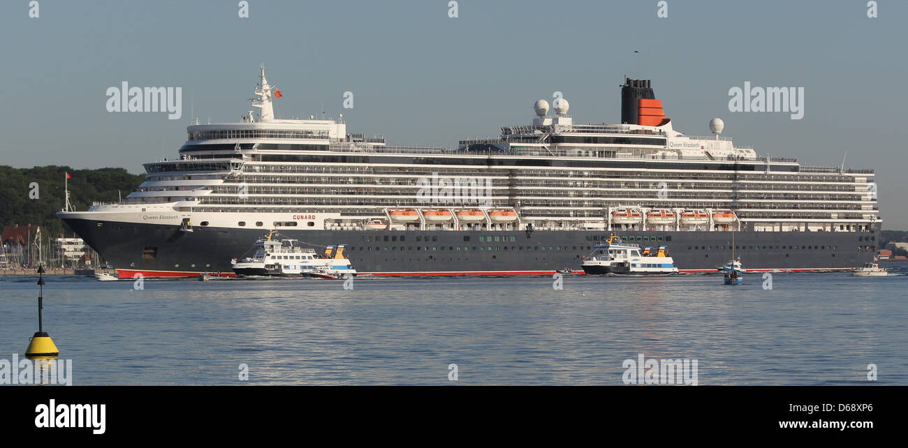 The cruise ship 'Queen Elizabeth' arrives in Kiel, Germany, 24 July ...