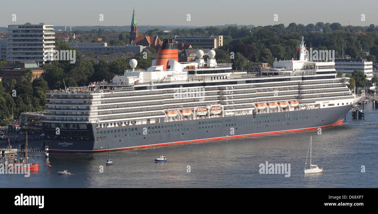 The cruise ship 'Queen Elizabeth' arrives in Kiel, Germany, 24 July ...