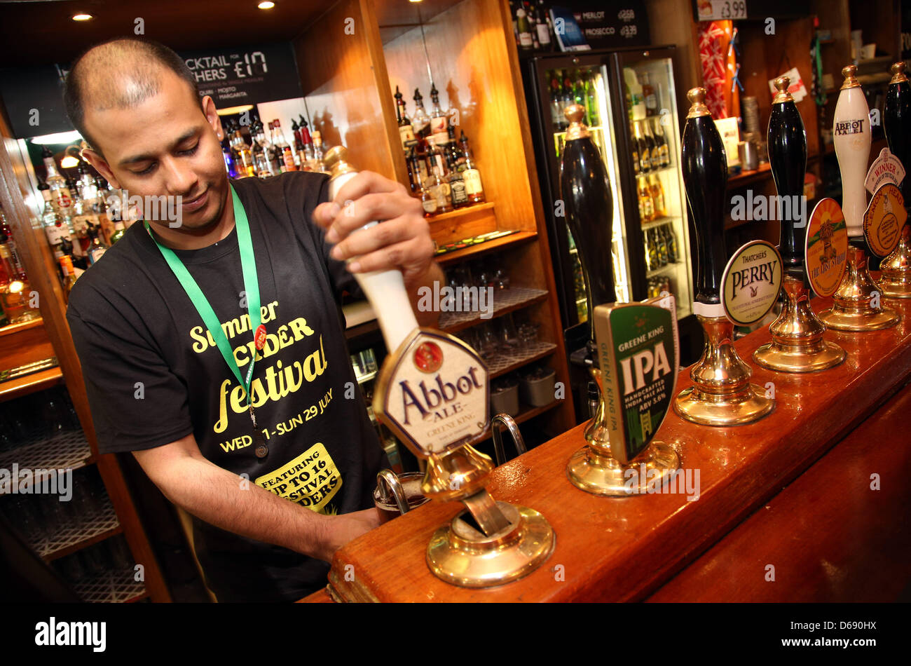 Abbot ale hi-res stock photography and images - Alamy