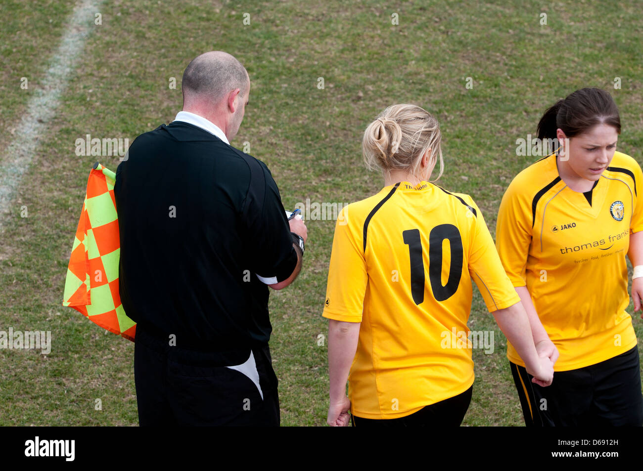 Linesman football match britain hi-res stock photography and images - Alamy
