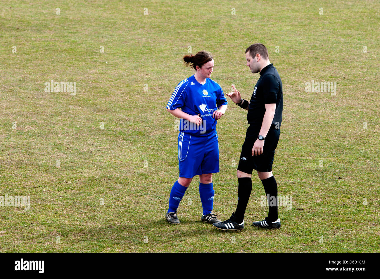 Referee talking to player hi-res stock photography and images - Alamy