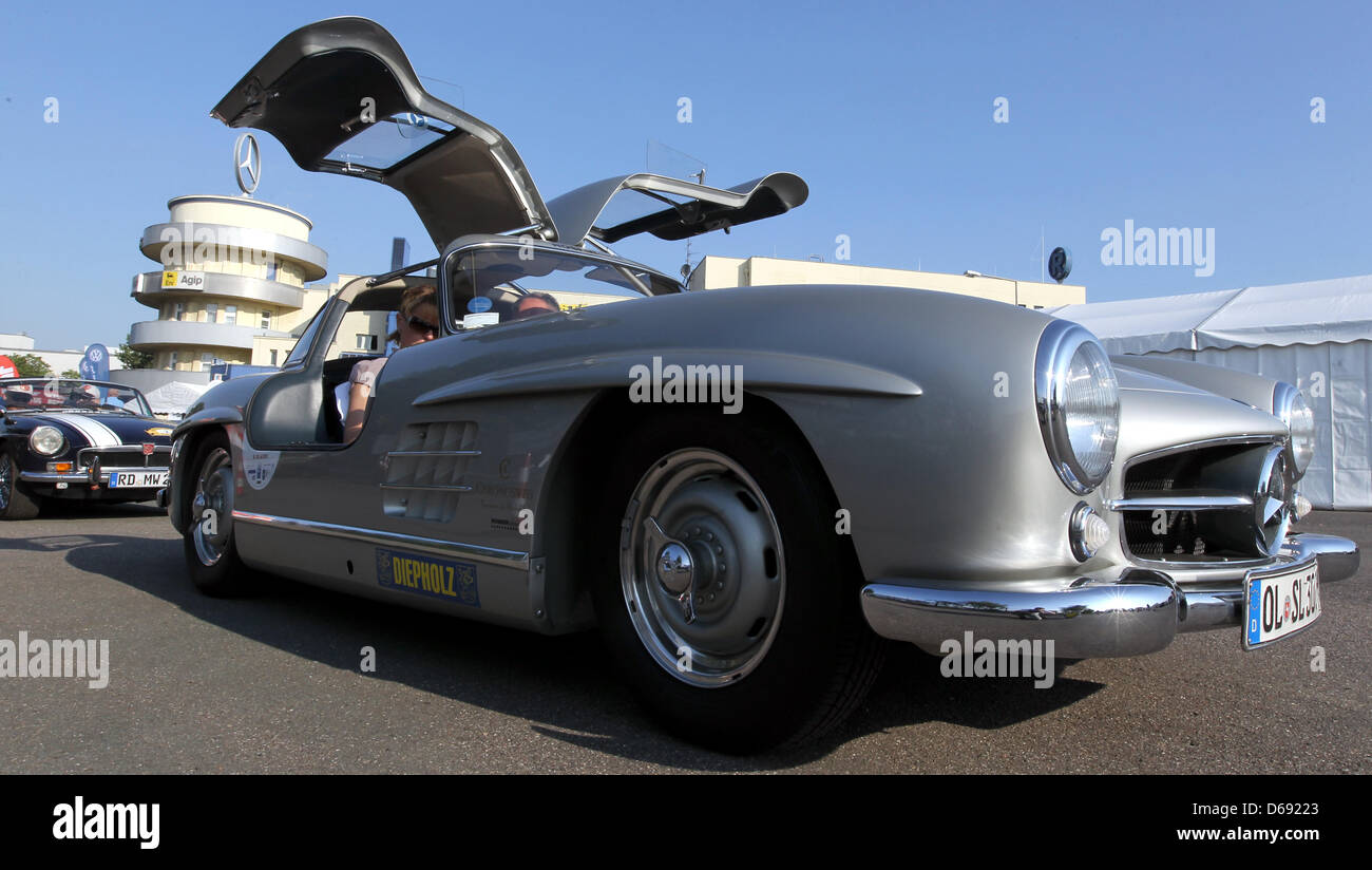 A Mercedes Benz 300 SLR from 1954 prepares for the start of the 2nd ...