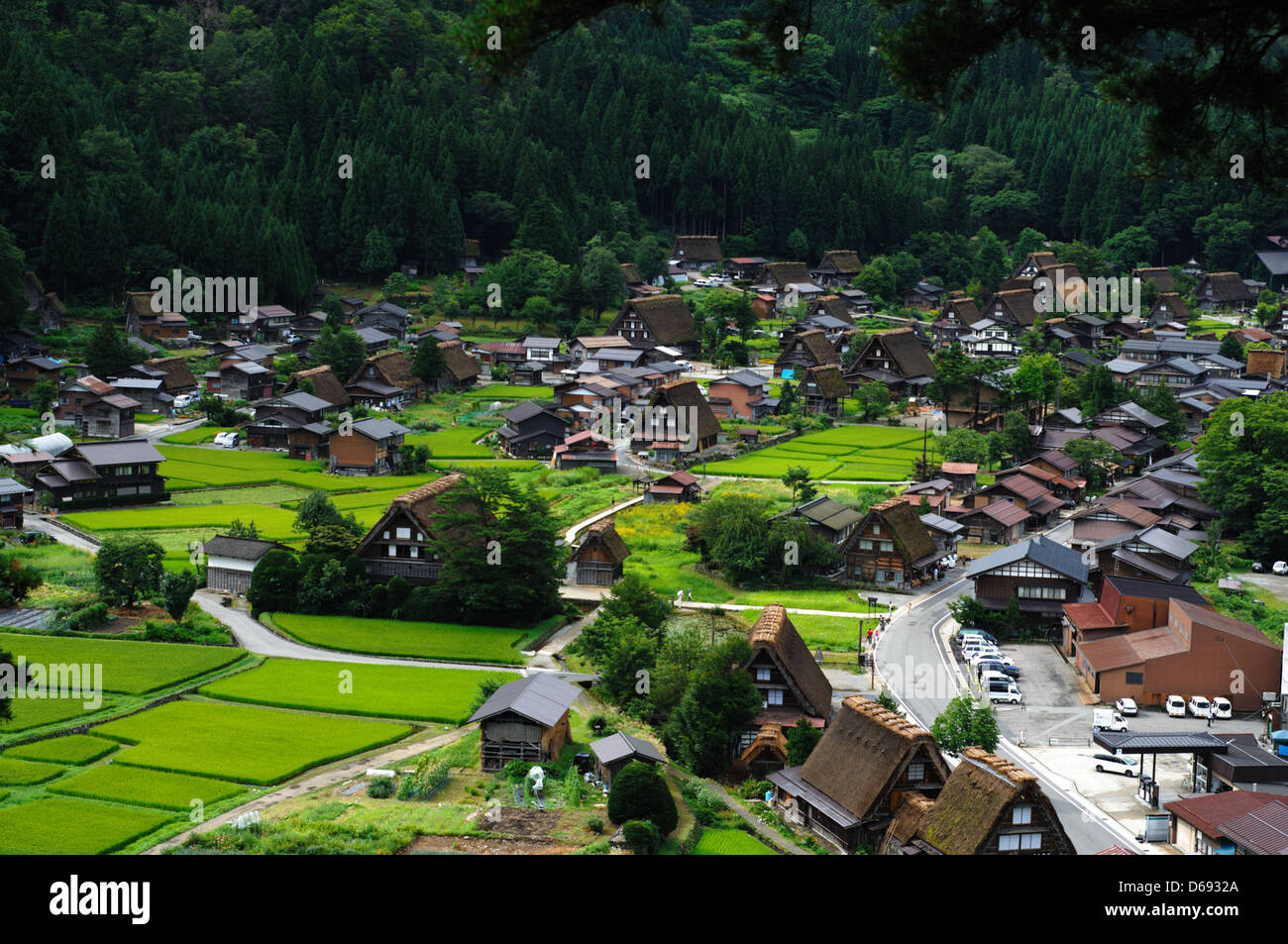 This image shows the view from the Shiroyama Viewpoint in Shirakawamura ...
