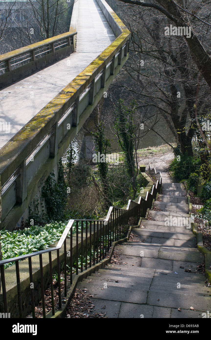 Kingsgate Bridge and steps leading down to river Durham city, north ...