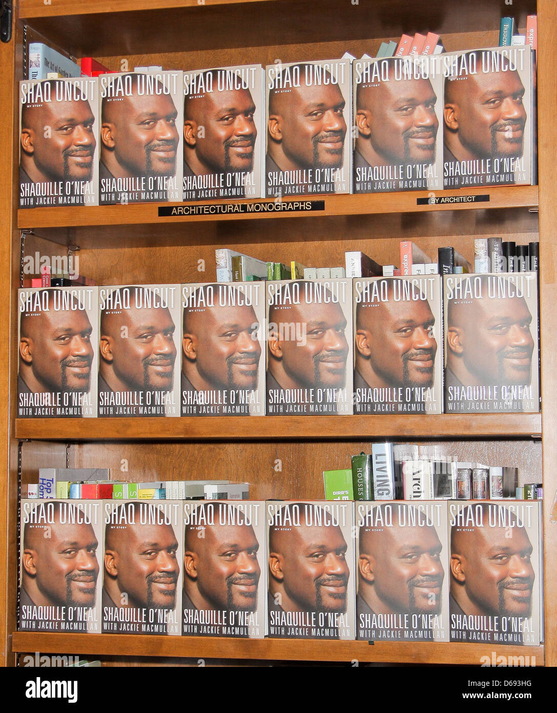 Atmosphere Shaquille O'Neal greets fans and signs copies of his book ...