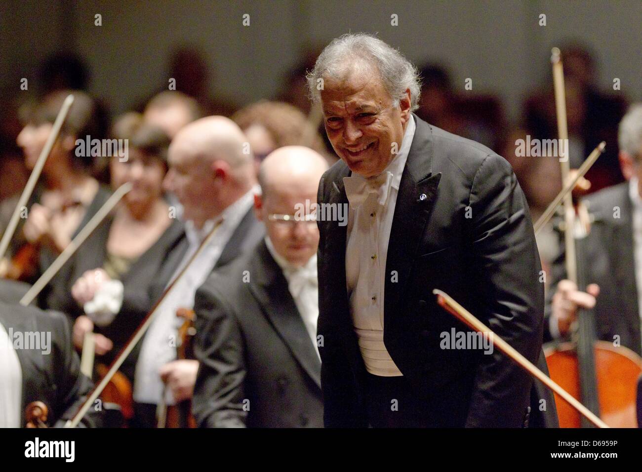 Conductor Zubin Mehta smiles after his concert with the Israel ...