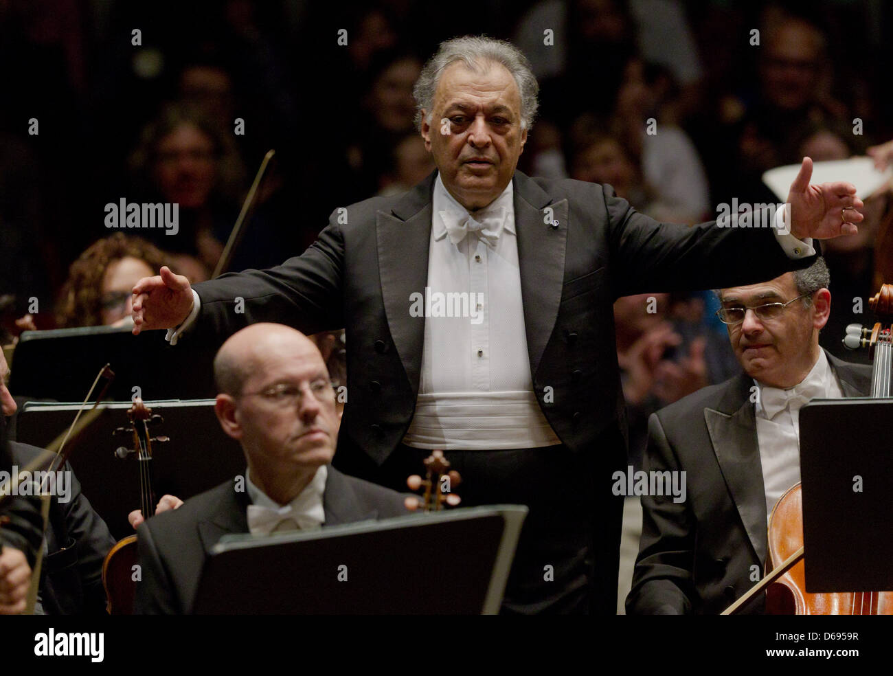 Conductor Zubin Mehta gestures after his concert with the Israel ...