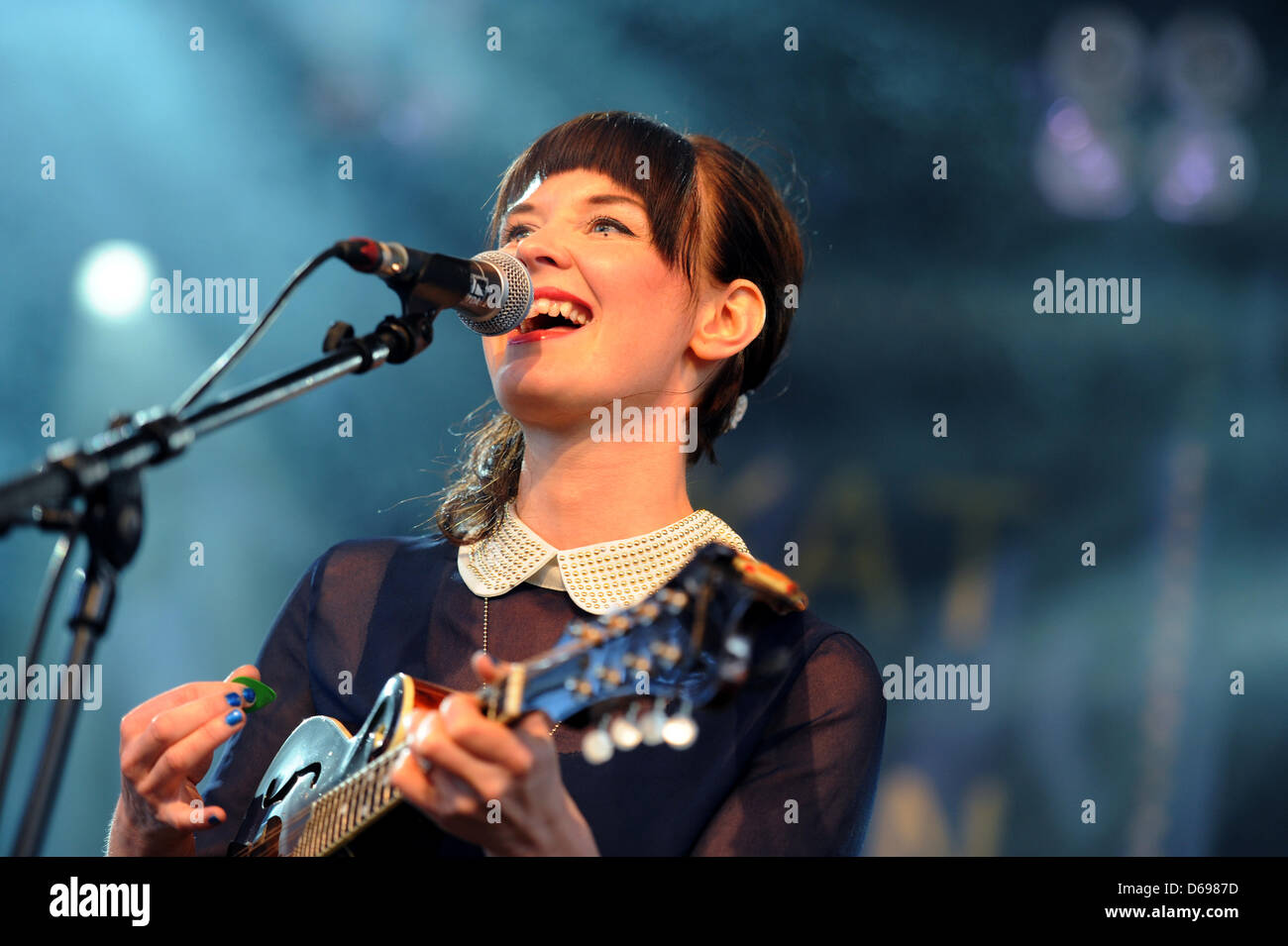 Anne Marit Bergheim of the Norwegian folk-rock band Katzenjammer ...