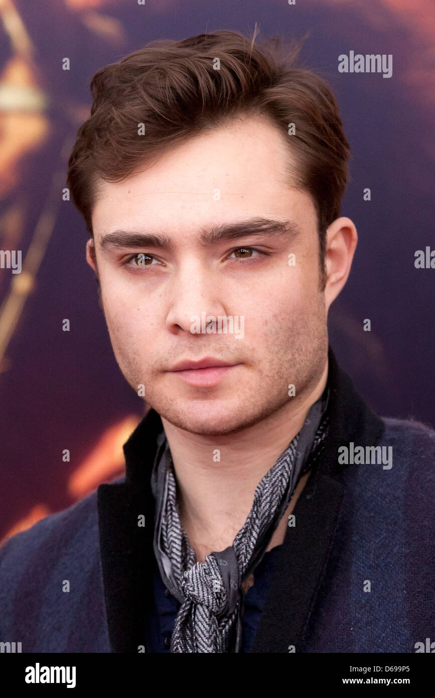 Ed Westwick World Premiere of 'War Horse' at Avery Fisher Hall in the ...
