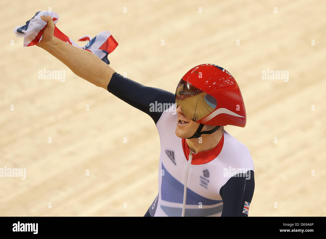Great Britain's Edward Clancy celebrates after winning the men's team ...