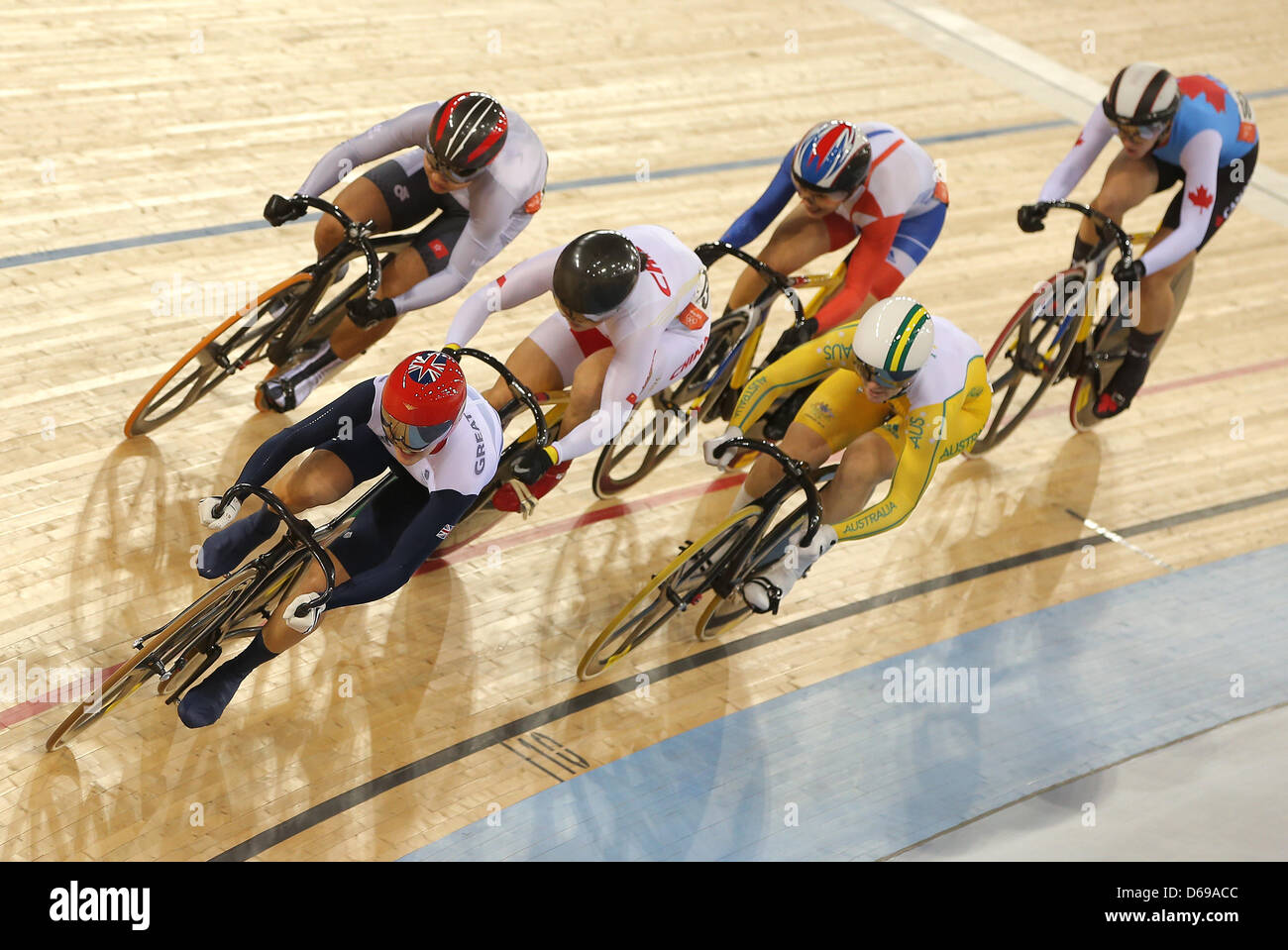 Victoria Pendleton of Britain (R) cycles to win the Women's Keirin ...