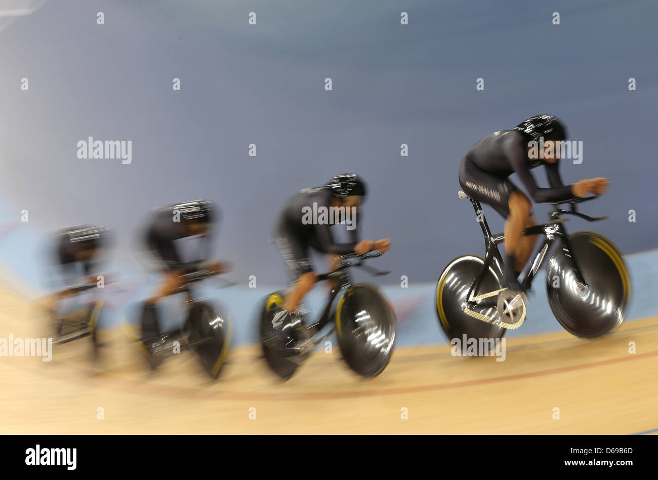Team New Zealand compete during the men's team pursuit track cycling ...