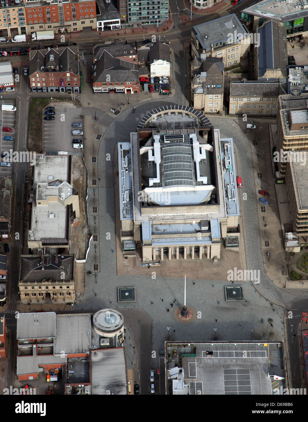 Sheffield city hall hi-res stock photography and images - Alamy