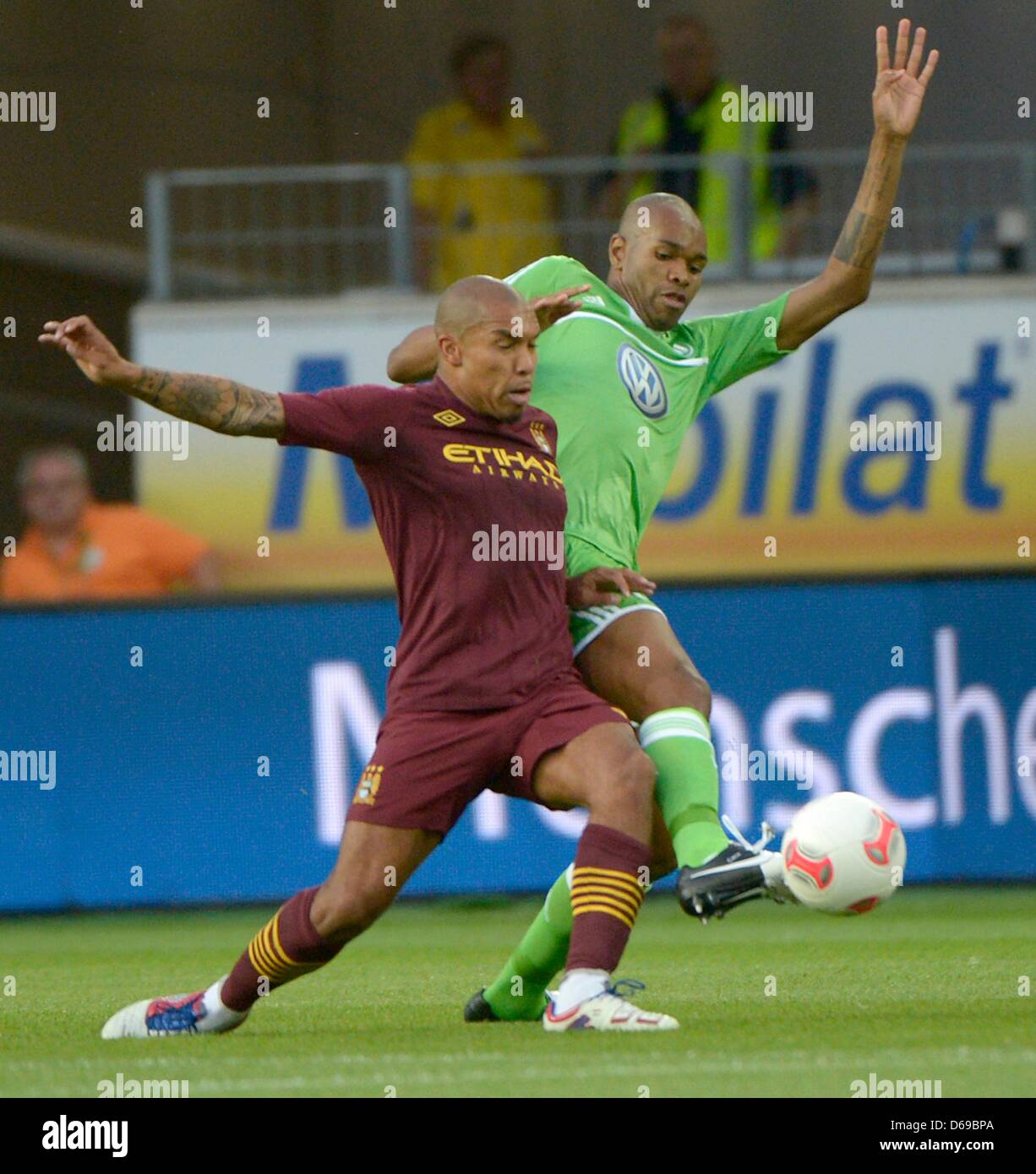 Nigel de jong manchester city hi-res stock photography and images - Alamy