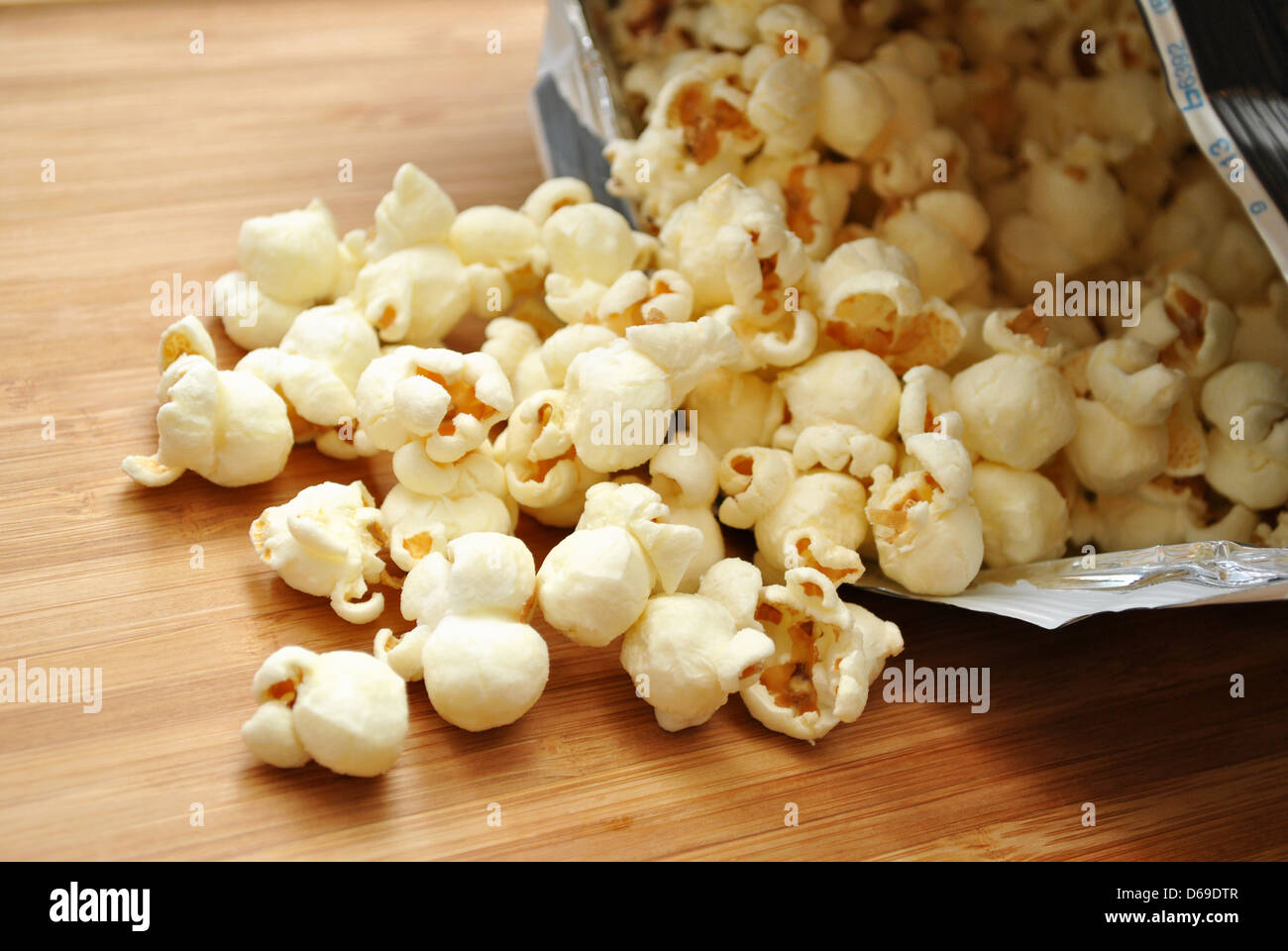 Movie night popcorn hi-res stock photography and images - Alamy