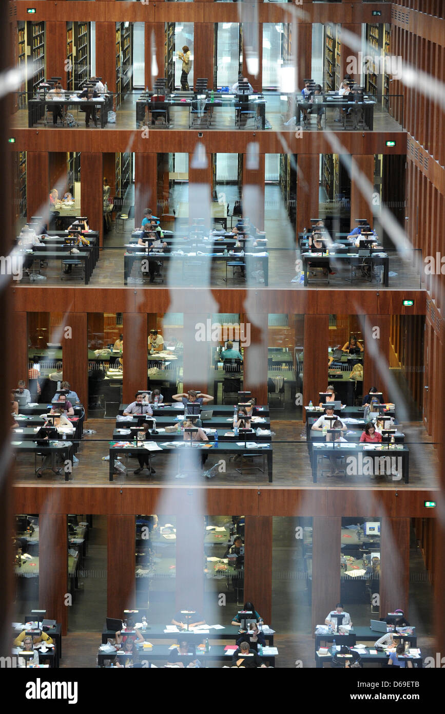 View into the main reading room of the Jacob and Wilhelm Grimm-Centre ...
