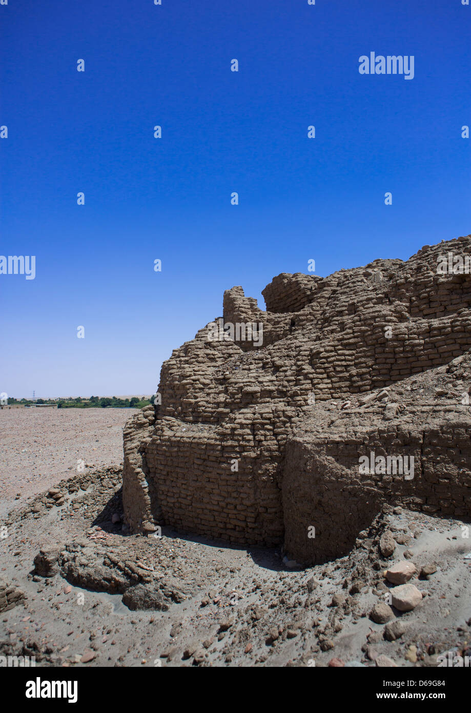 Ruins Of The Ottoman Fort With The Nile And Jebel Abri, Sai Island ...