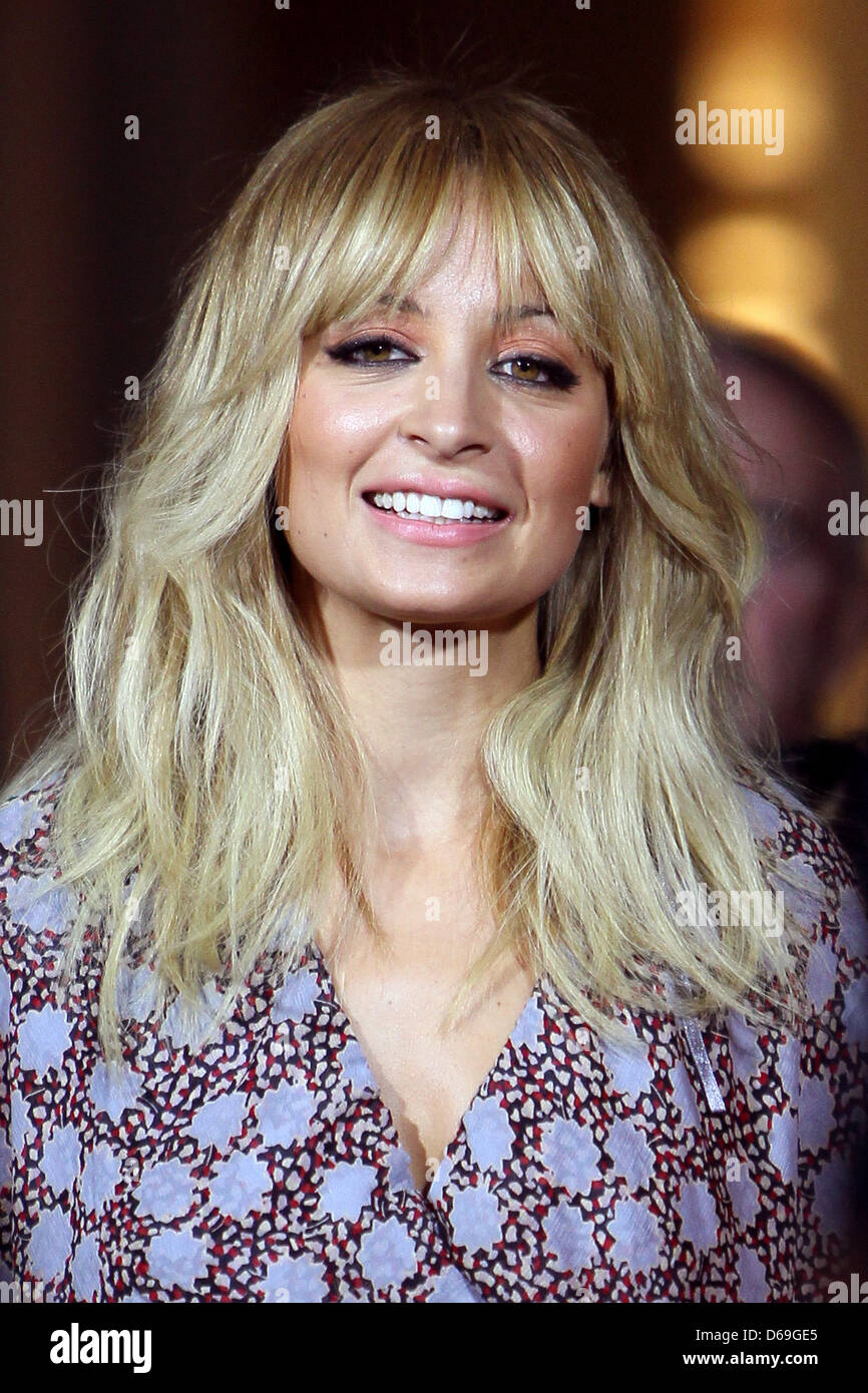 Nicole Richie seen at The Grove filming an appearance on entertainment ...