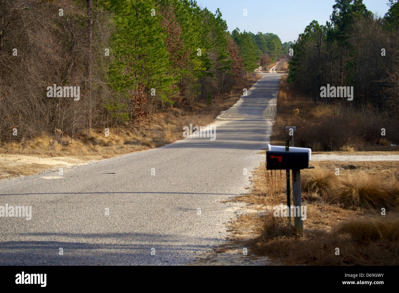 Empty straight paved road hi-res stock photography and images - Alamy