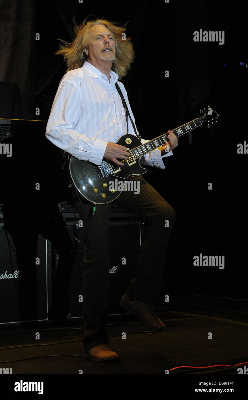 Scott Gorham Thin Lizzy performs live at the Bayfront Amphitheater ...