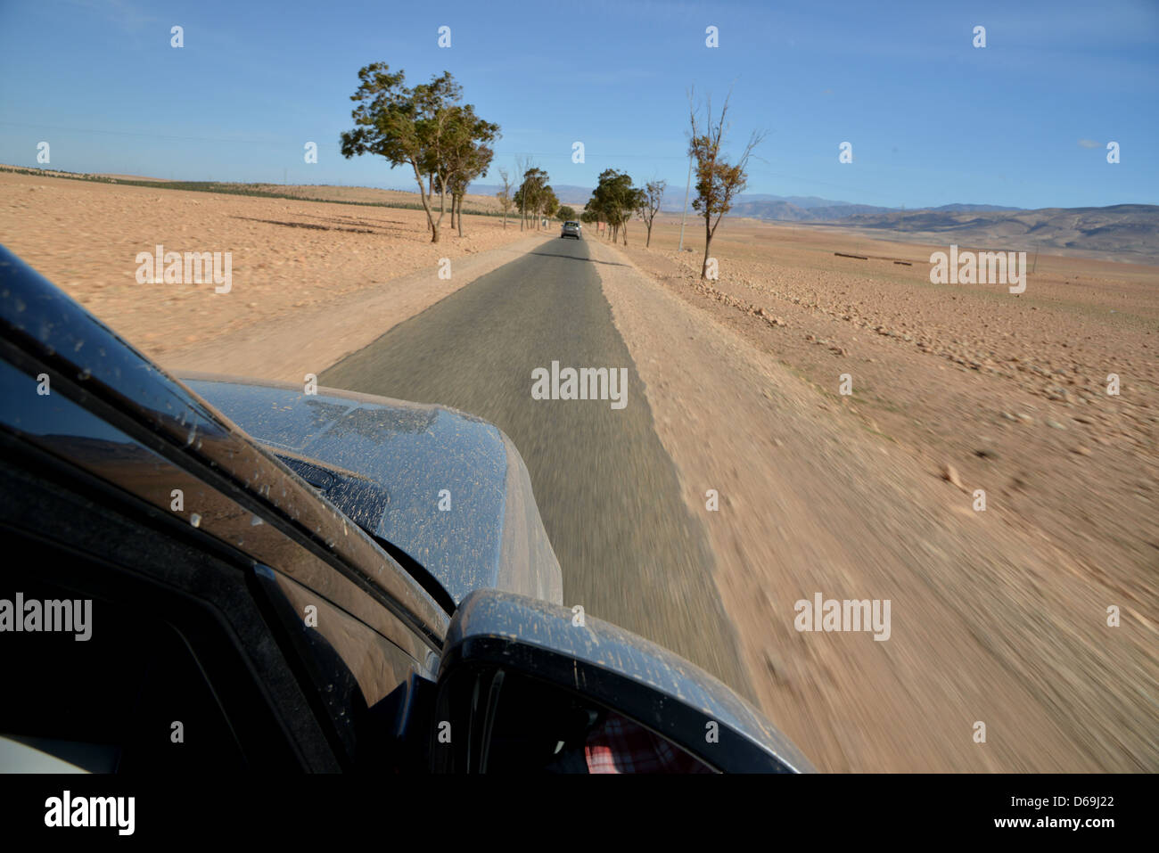 2013 Range Rover in the dessert of Morocco. The all new L405 model ...