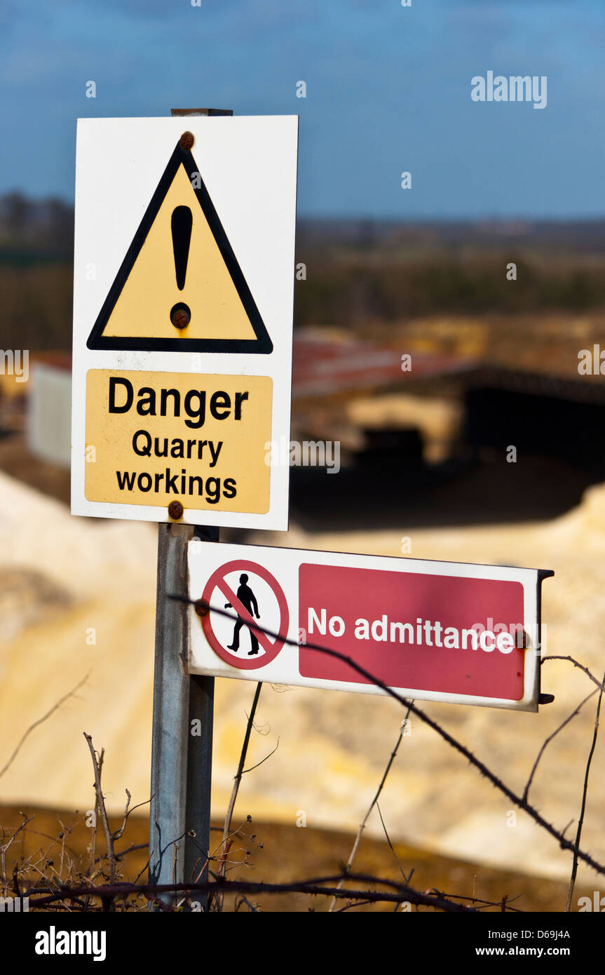 Working quarry hi-res stock photography and images - Alamy