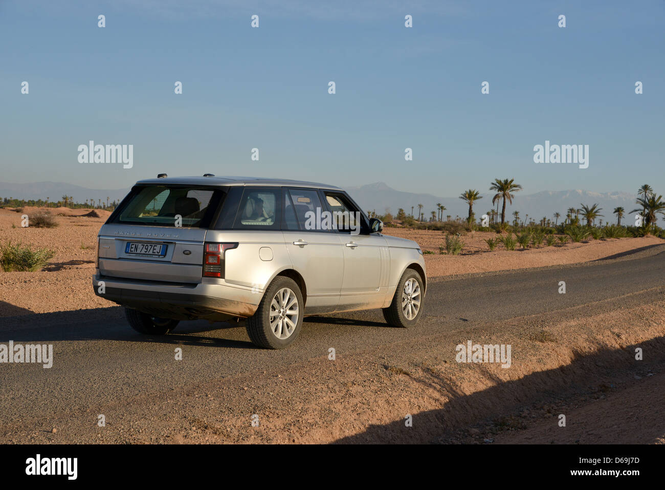 Range rover hi-res stock photography and images - Alamy