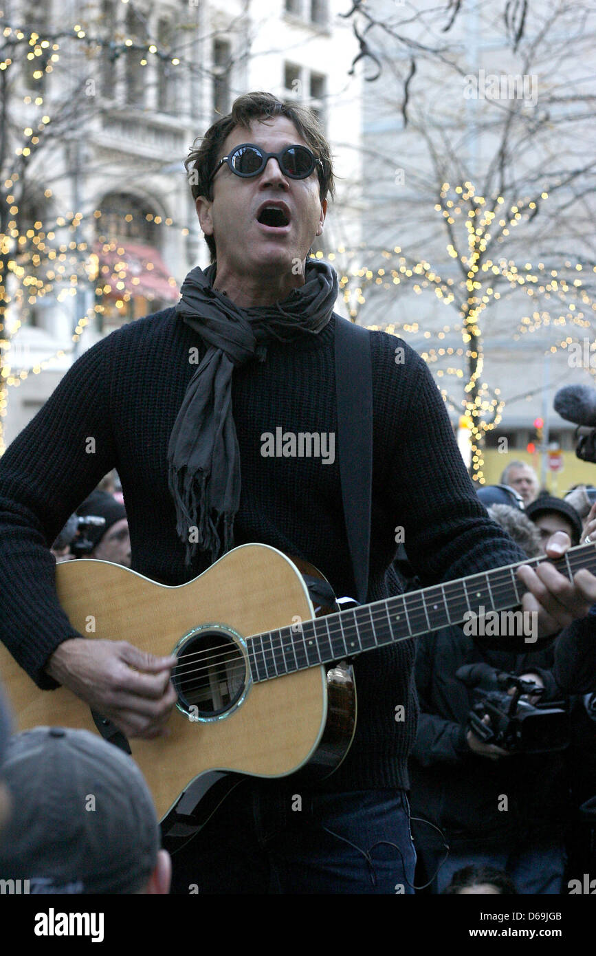 Stephan Jenkins of Third Eye Blind performs at an Occupy Wall Street ...