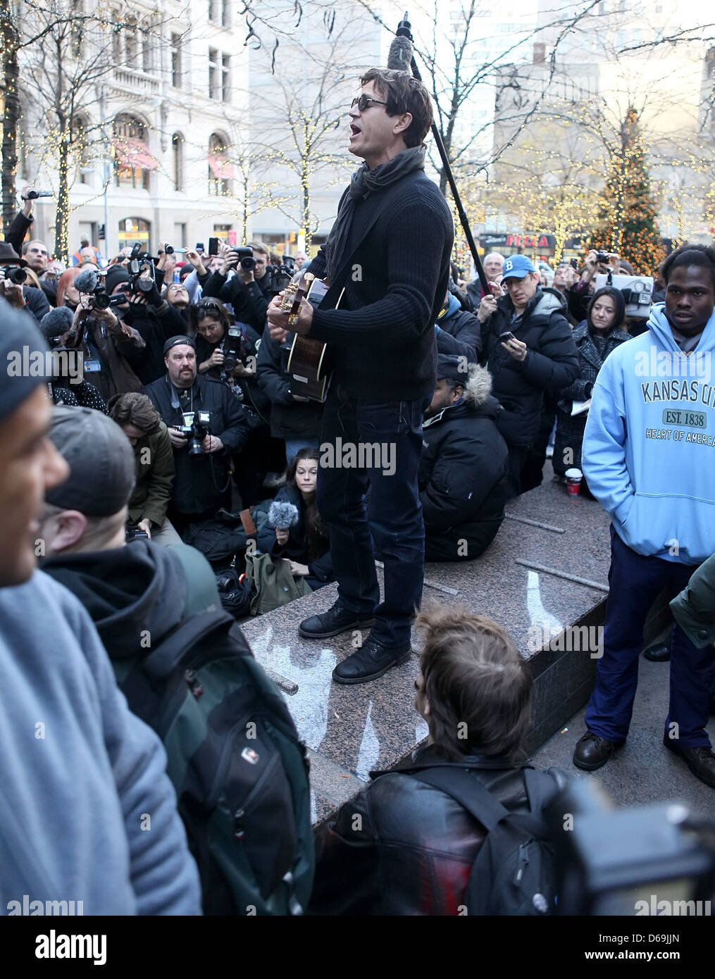 Stephan Jenkins of Third Eye Blind performs at an Occupy Wall Street ...