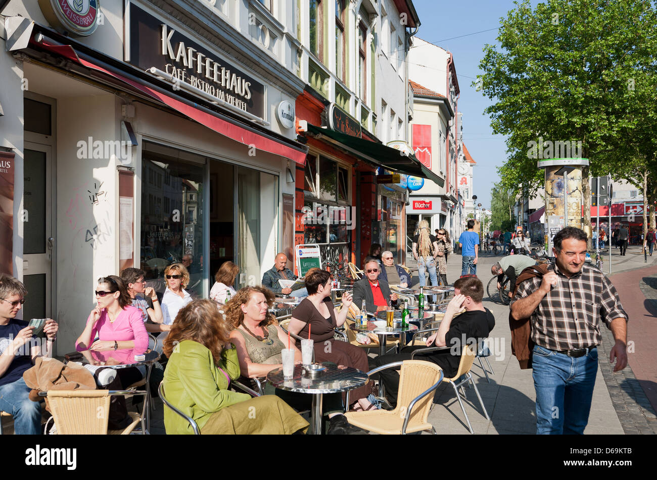 Bremen, Germany, people in street cafe in the trendy Stone Gate Stock ...