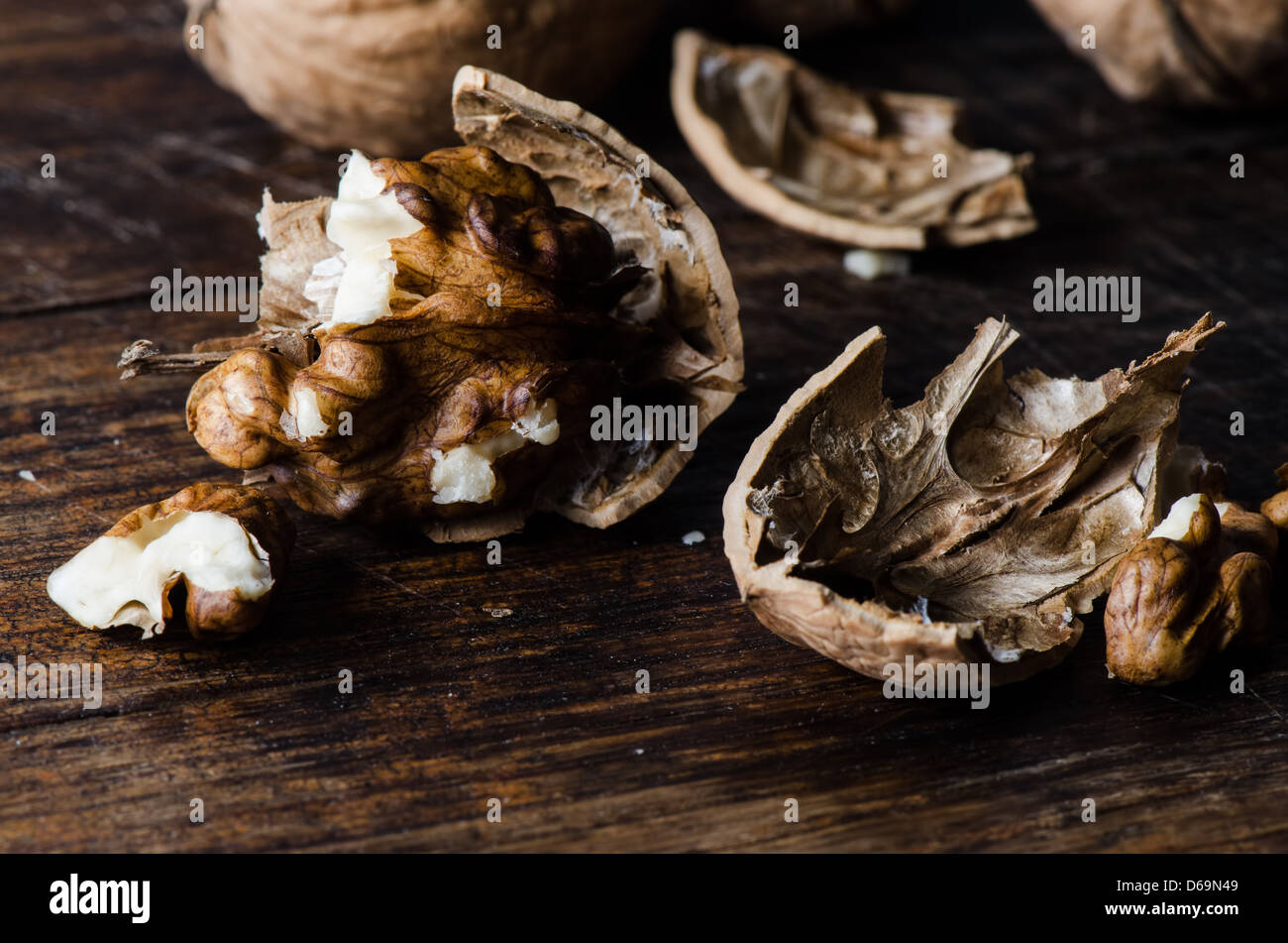 Cracked walnuts close up Stock Photo - Alamy
