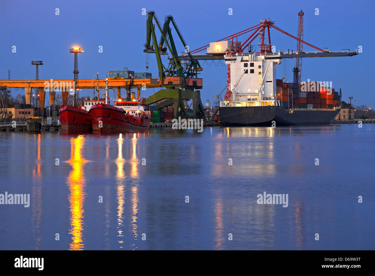 Container terminal night hi-res stock photography and images - Alamy