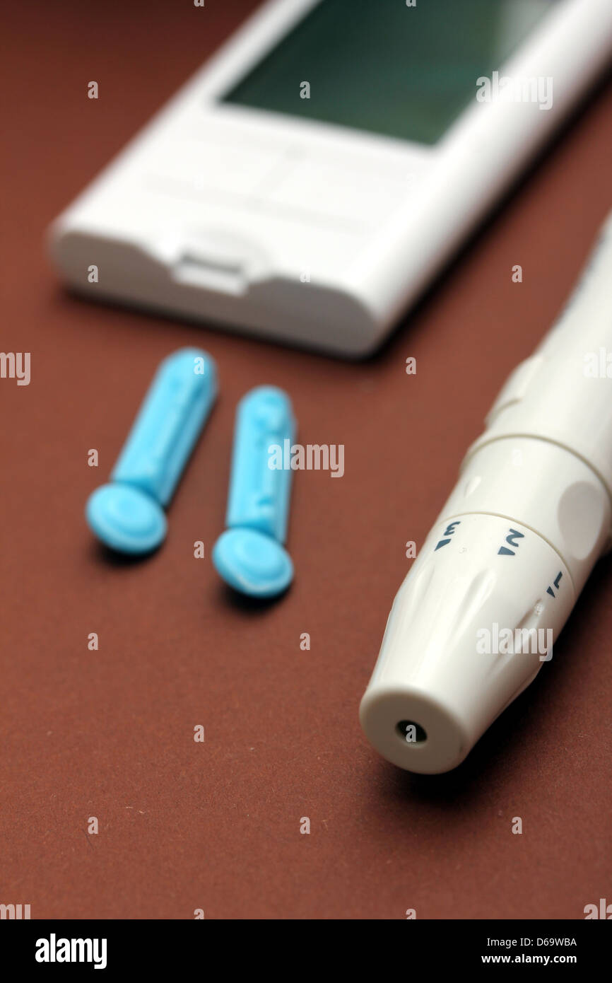 blood sugar measuring tools Stock Photo - Alamy