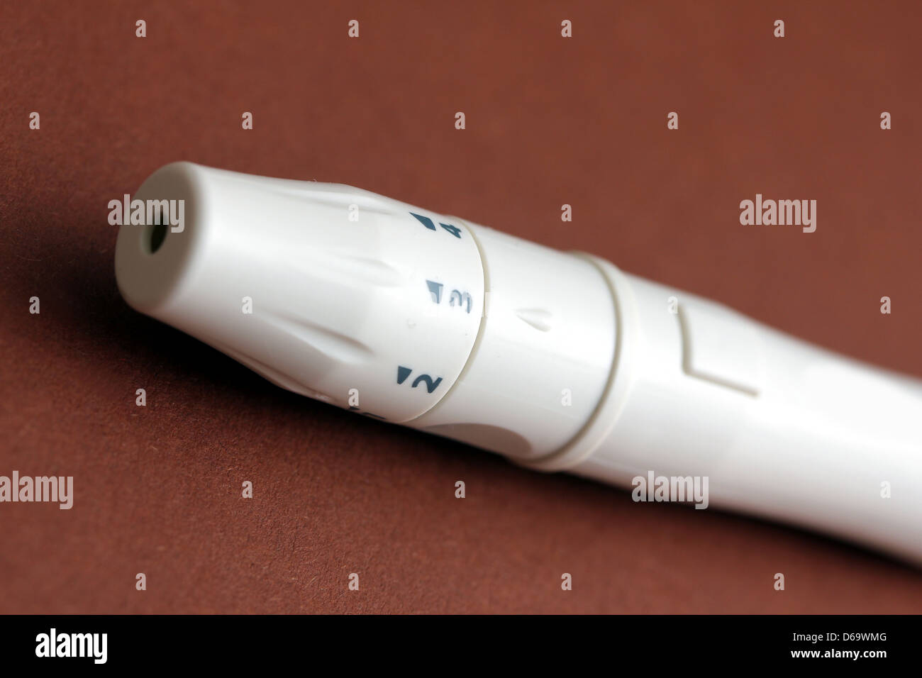 blood sugar measuring tool Stock Photo - Alamy