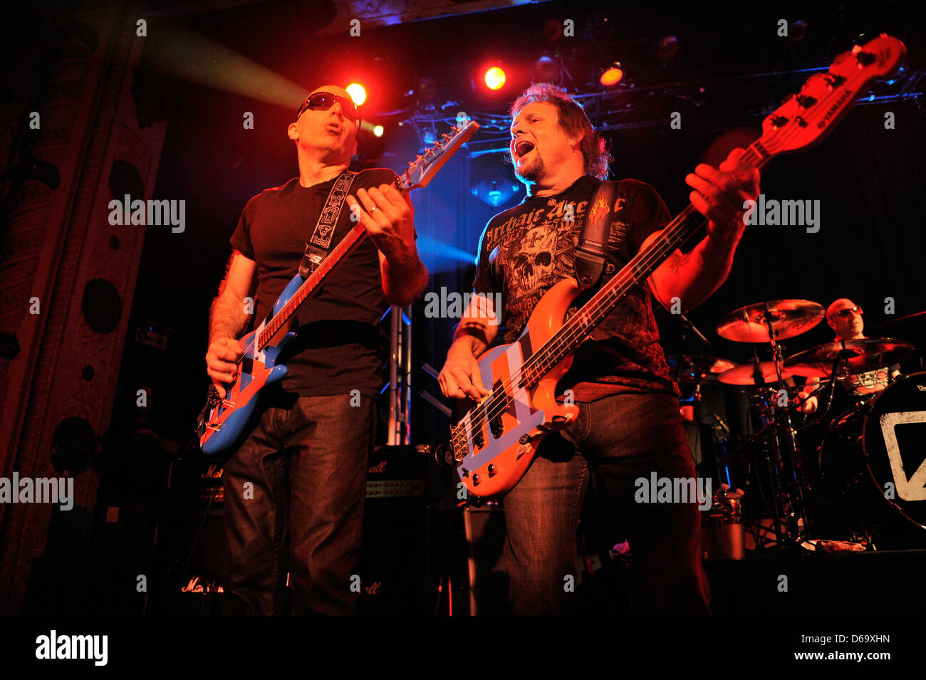 Metro chicago concert hi-res stock photography and images - Alamy